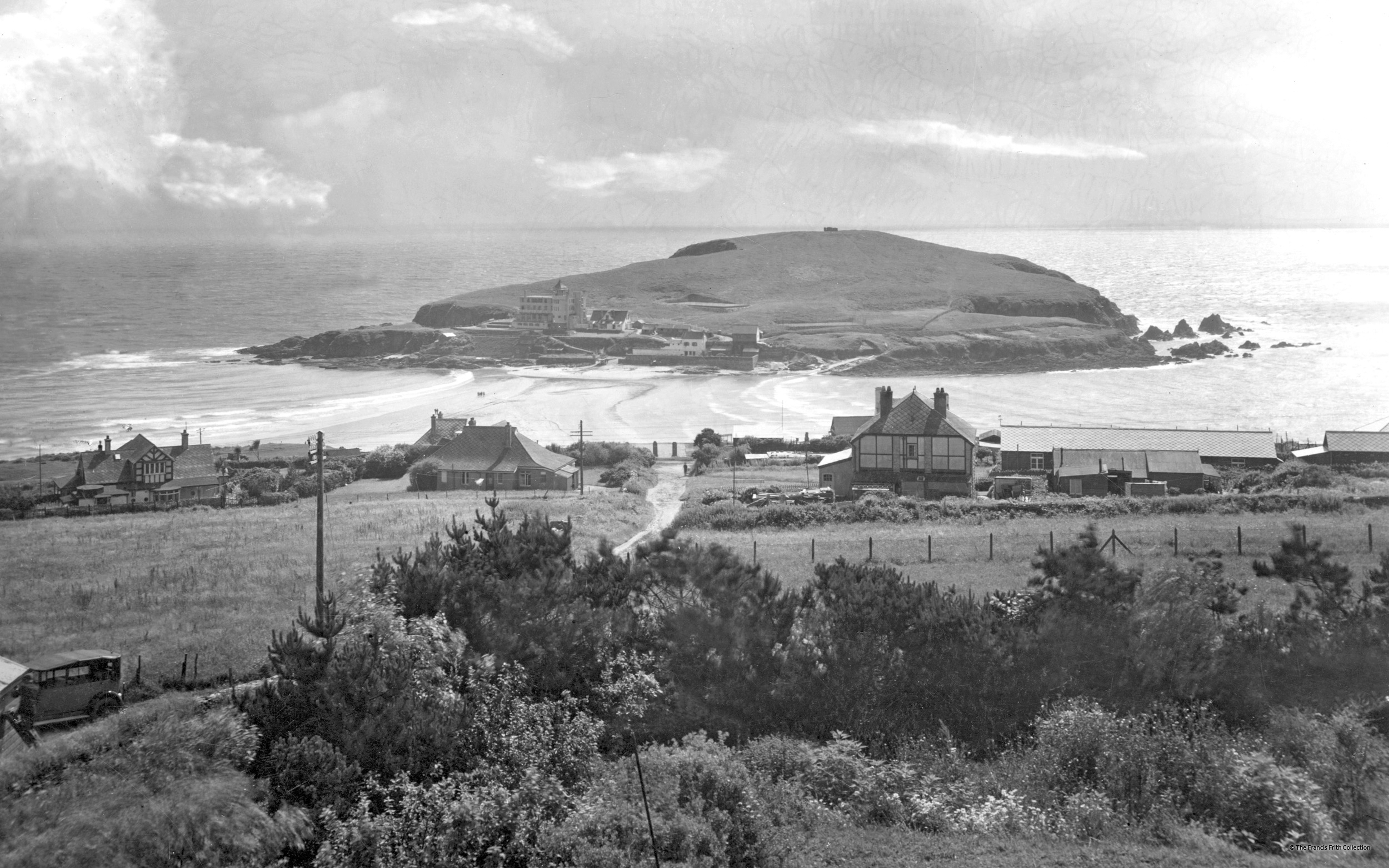 TIDAL ISLANDS I Burgh Island. Bigbury-on-Sea, Devon, England - The Coracle